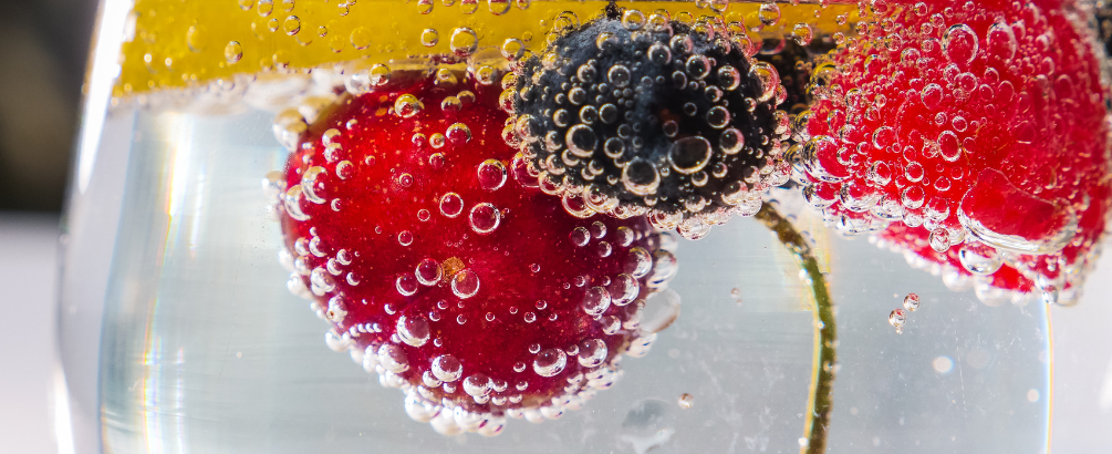 Compare Sparkling Water vs. Carbonated Water: Fun Facts